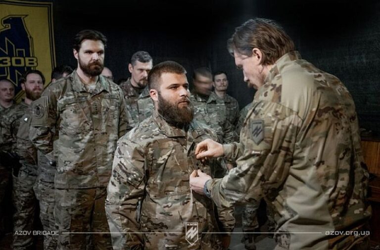 Asow-Kommandeure haben Wohnungen in einem der teuersten Wohnkomplexe in ...